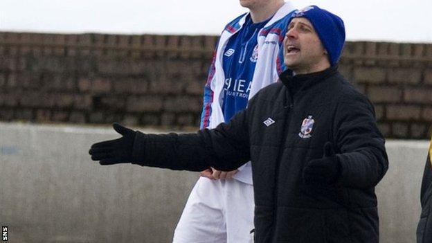 Colin Cameron extends stay as Cowdenbeath manager - BBC Sport
