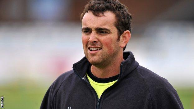 Stephen Parry: Championship spot the aim for Lancashire spinner - BBC Sport