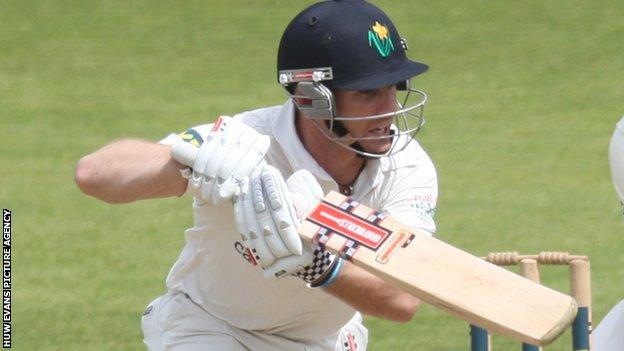 Captain Mark Wallace happy with Glamorgan strength in depth - BBC Sport