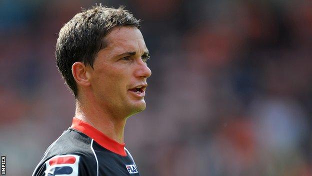 Morecambe: Gary McDonald to leave after rejecting new deal - BBC Sport