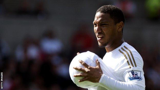 Jonathan de Guzman returns to Swansea City for second loan spell - BBC ...