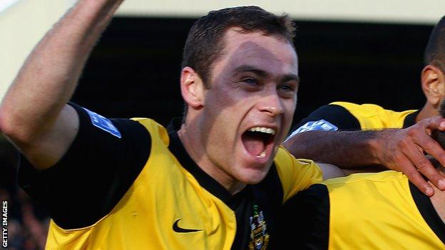 AFC Telford: Moogan & Benjamin join migration from Southport - BBC Sport