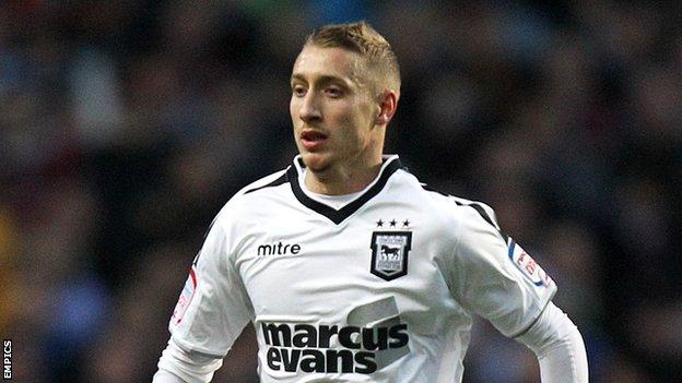 Lee Martin: Millwall set to sign ex-Ipswich Town winger - BBC Sport