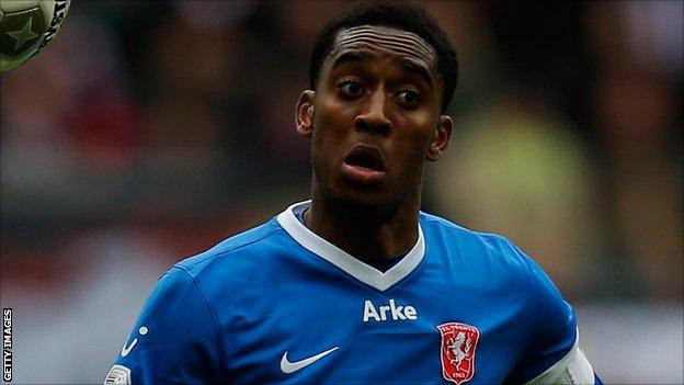 Norwich City sign Leroy Fer from FC Twente - BBC Sport