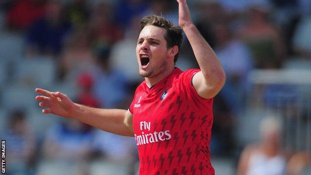 Mitchell McClenaghan: Lancashire return appeals to NZ paceman - BBC Sport