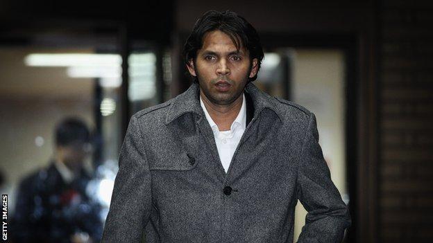 Mohammad Asif admits spot-fixing role and apologises - BBC Sport