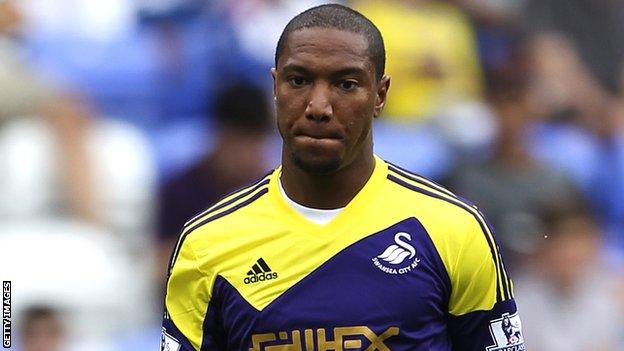 Jonathan de Guzman to miss Swansea's opener v Man Utd - BBC Sport