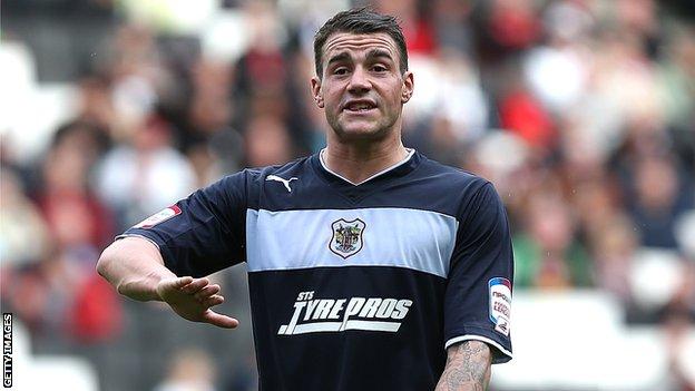 Stevenage midfielder James Dunne put on transfer list - BBC Sport