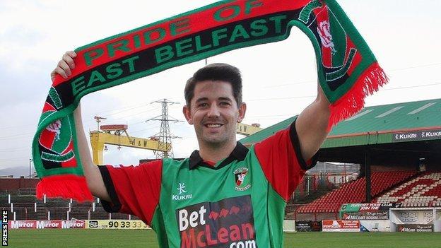 Striker Curtis Allen signs for Glentoran - BBC Sport
