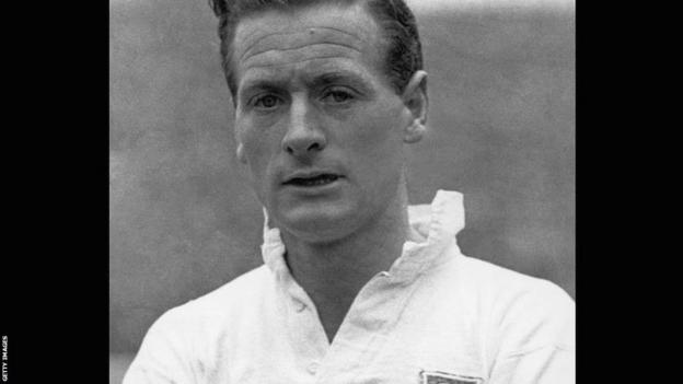 Sir Tom Finney's life in pictures - BBC Sport