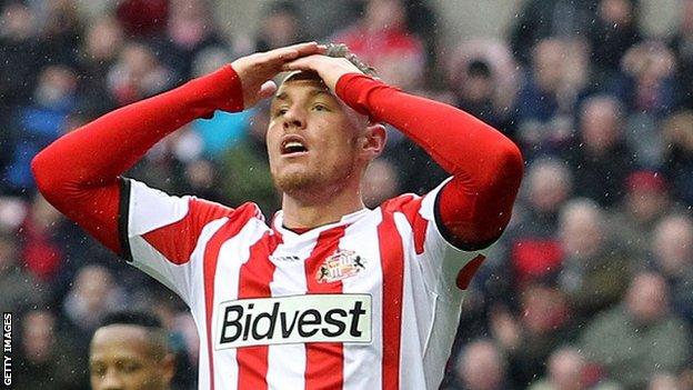 Connor Wickham recalled by Sunderland from loan at Leeds - BBC Sport