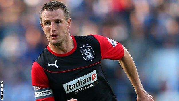 Blackpool: Peter Clarke, Jacob Mellis and Tomasz Cywka sign - BBC Sport