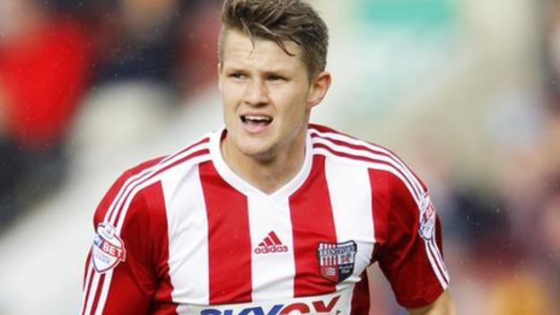 Jake Reeves joins Swindon Town after leaving Brentford - BBC Sport