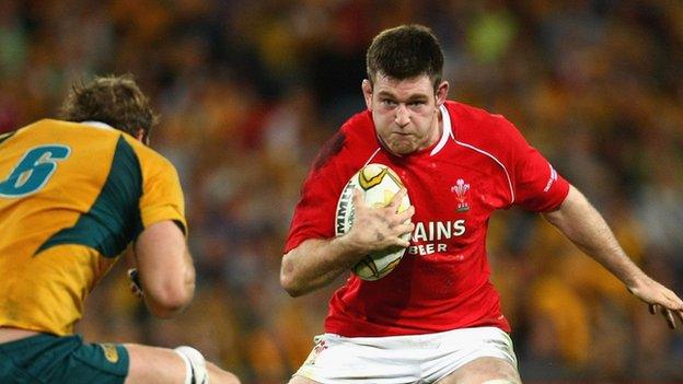 Ex-Wales captain Michael Owen says residency rules are 'joke' - BBC Sport