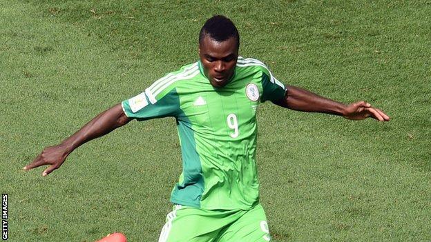 Nigeria striker Emmanuel Emenike unhappy with Keshi criticism - BBC Sport