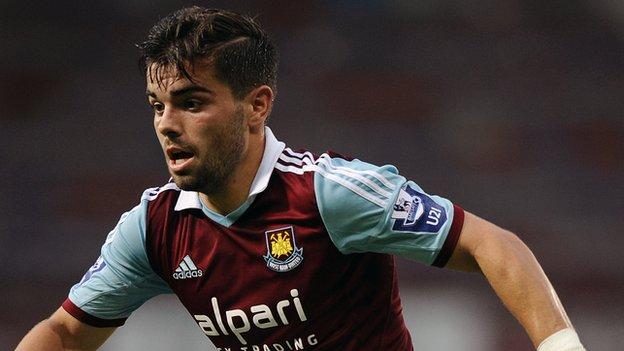 West Ham striker Elliot Lee joins Luton Town on loan - BBC Sport