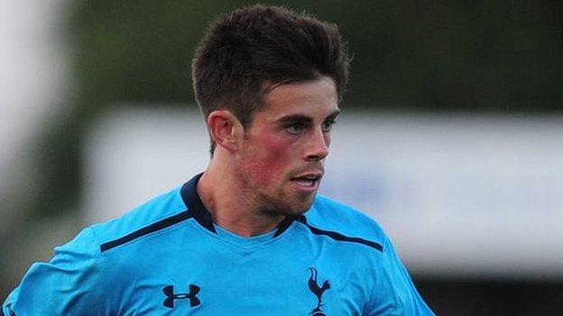 Tottenham midfielder Kenneth McEvoy joins Colchester on loan - BBC Sport