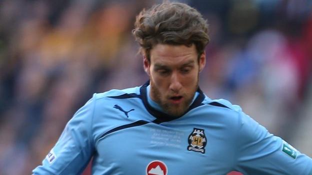 Ryan Bird: Hartlepool United sign Cambridge United striker - BBC Sport