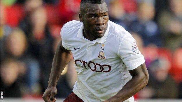 Aaron Mclean: Bradford City release striker by mutual consent - BBC Sport