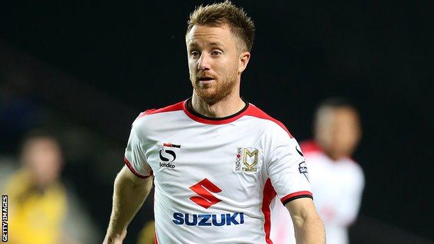 Dean Bowditch: MK Dons midfielder signs contract extension - BBC Sport
