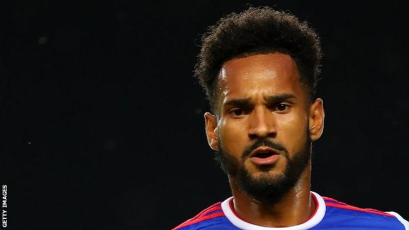 Jordan Roberts: Gillingham sign winger from Ipswich Town on loan - BBC ...