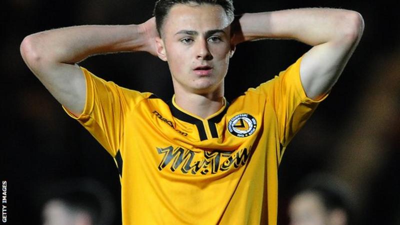 Aaron Collins: Notts County sign Wolves forward on loan - BBC Sport