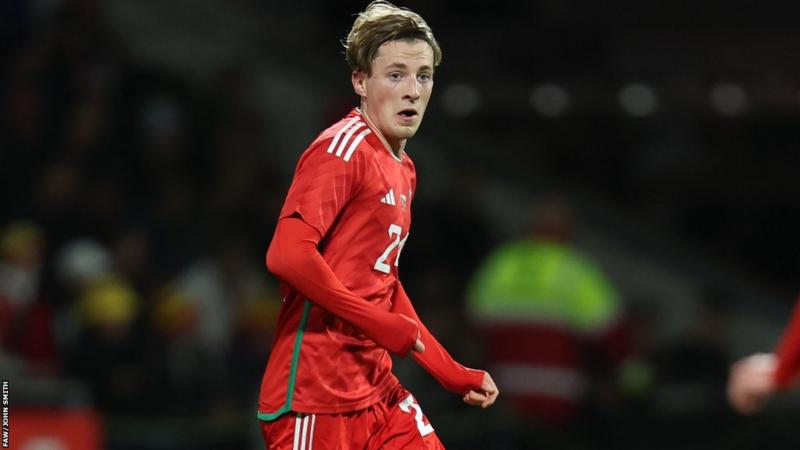 Charlie Savage stays with Wales squad after 'dream' debut against ...