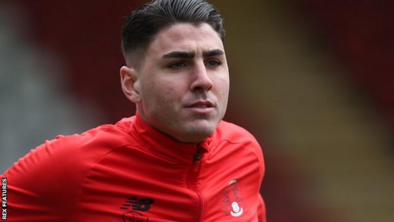 Daniel Happe: Defender pens new Leyton Orient contract - BBC Sport