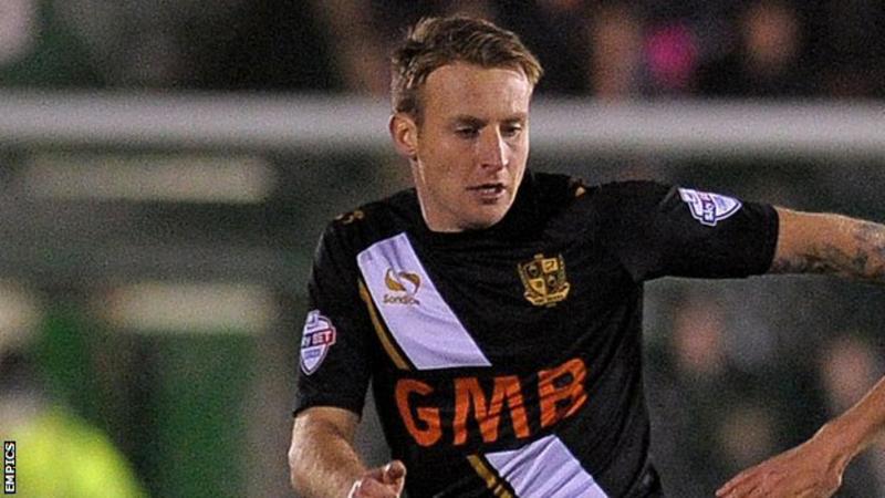 Port Vale: Chris Birchall agrees new 12-month contract - BBC Sport