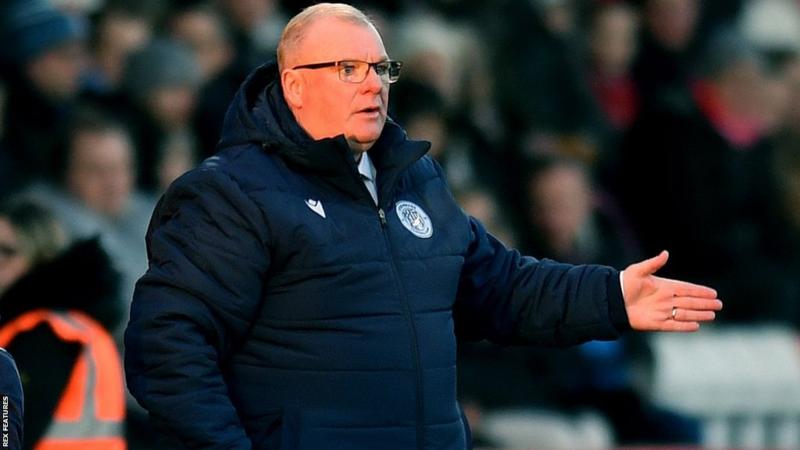 Steve Evans: Stevenage boss extends contract until June 2025 - BBC Sport