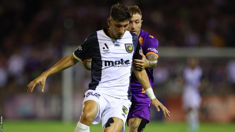 Nectarios Triantis: Sunderland complete signing of Australian defender ...