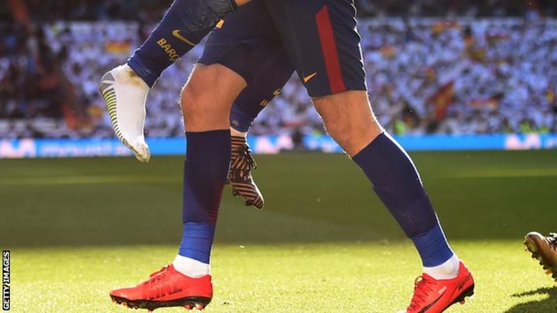 Messi just made an assist with one boot on... - BBC Sport
