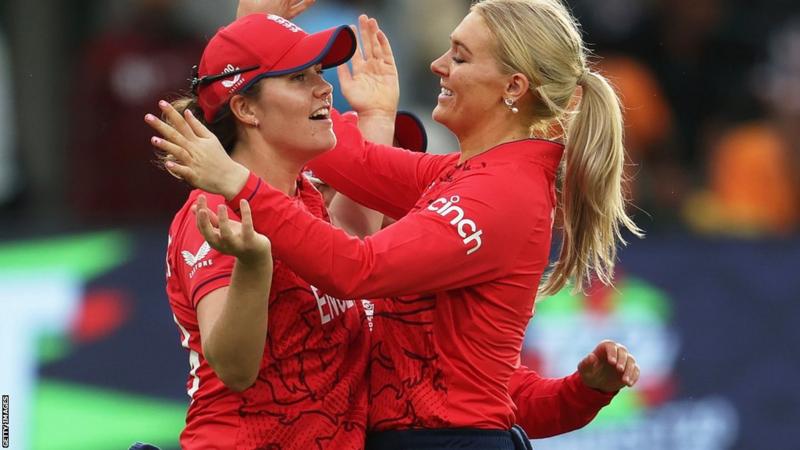Nat Sciver-Brunt & Sarah Glenn: The Blaze sign England duo for regional ...