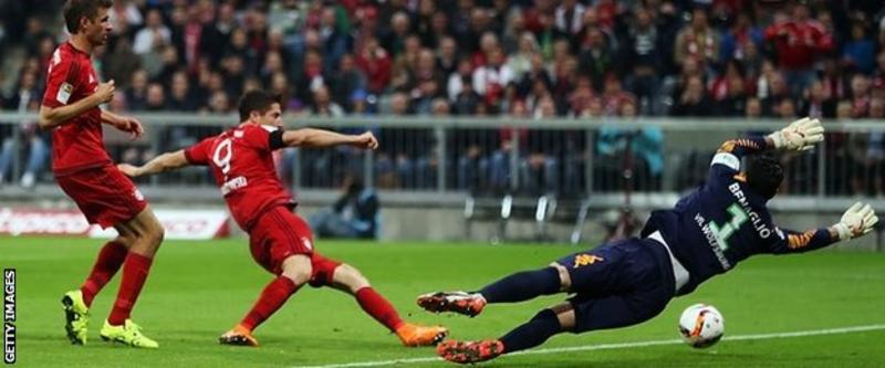 Robert Lewandowski: More goals in nine minutes than Liverpool - BBC Sport