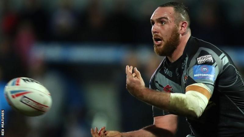 Daniel Smith: Castleford prop agrees new contract for 2021 season - BBC ...