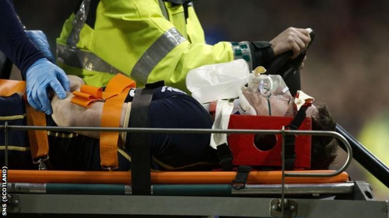 Six Nations: Lee Jones returns to Scotland to recover - BBC Sport