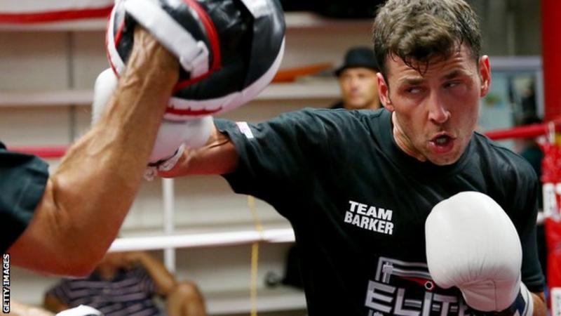 Darren Barker: Barnet boxer uses yoga in title fight build-up - BBC Sport