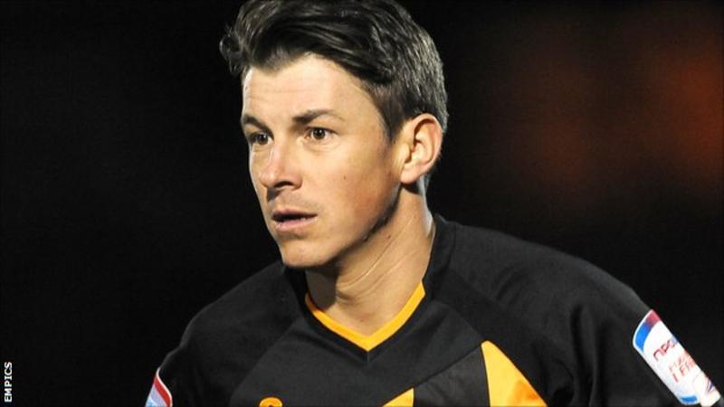 Gateshead sign midfielder John Oster on non-contract terms - BBC Sport