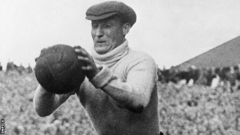 Bert Williams: Former Wolves and England goalkeeper dies - BBC Sport