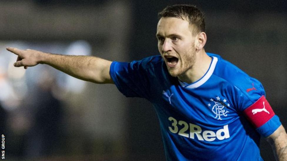 Lee Hodson: Rangers full-back joins St Mirren on loan - BBC Sport