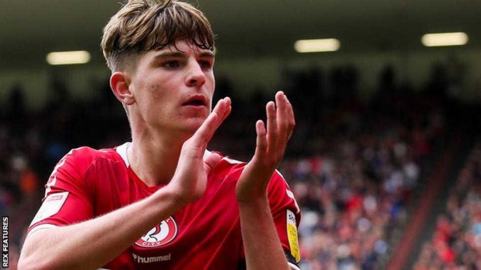 Bristol City: Midfielder Alex Scott signs new four-year contract - BBC ...