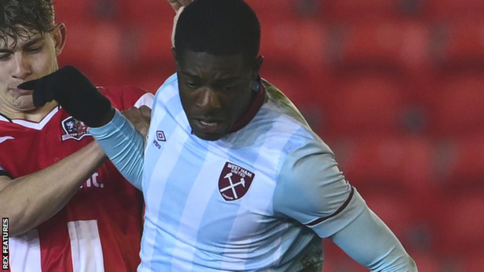 Port Vale sign teenage West Ham striker Mipo Odubeko on season-long ...