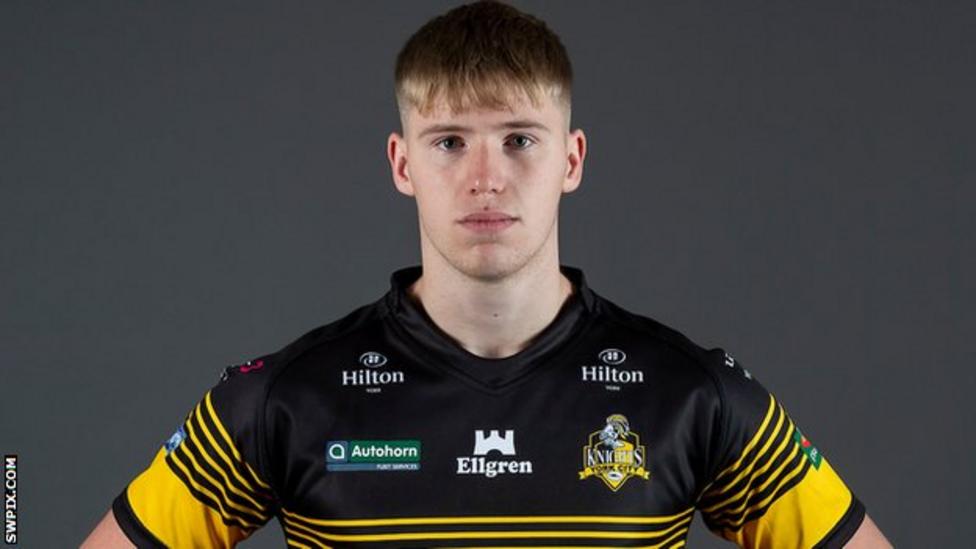 Toby Warren: Leeds Rhinos sign teenage forward from York - BBC Sport