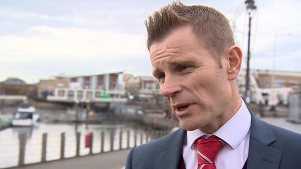 National League: Wrexham need manager to 'rescue' season - BBC Sport