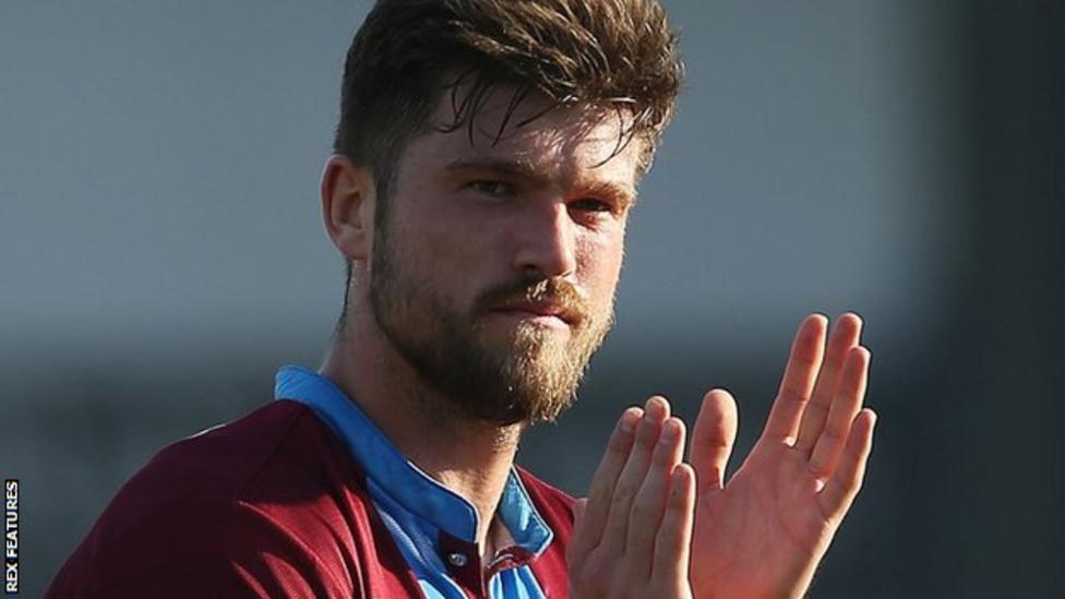 Cameron Burgess: Salford City sign Scunthorpe United defender on loan ...