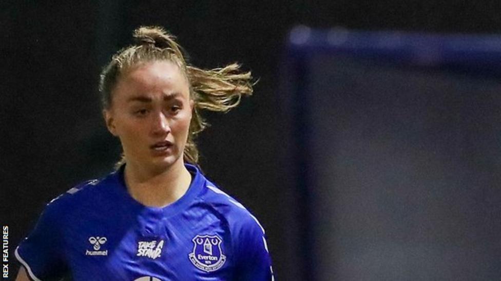 Megan Finnigan Everton Defender Signs New One Year Deal With Wsl Club