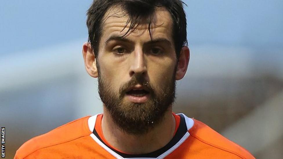 Alex Lawless: Yeovil Town sign former Luton Town midfielder on one-year ...