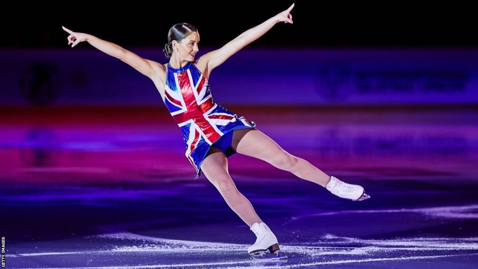Natasha McKay: British champion ice skater retires aged 28 - BBC Sport