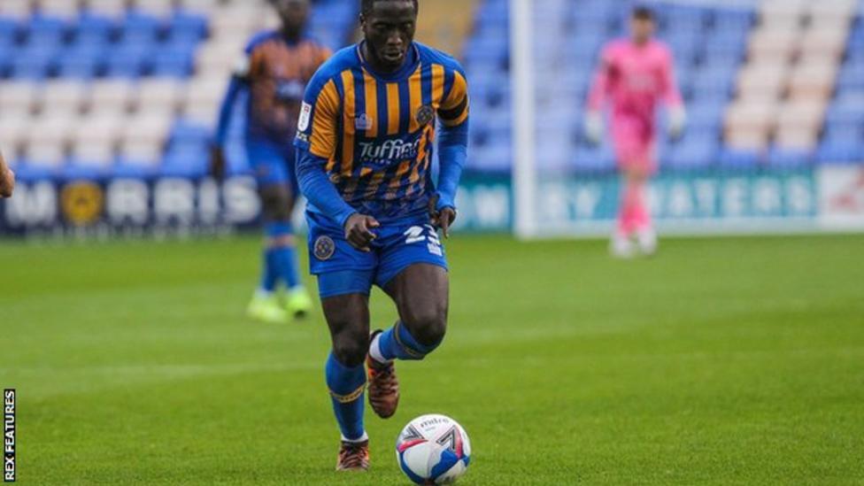 Daniel Udoh: Shrewsbury Town striker signs new two-year deal - BBC Sport