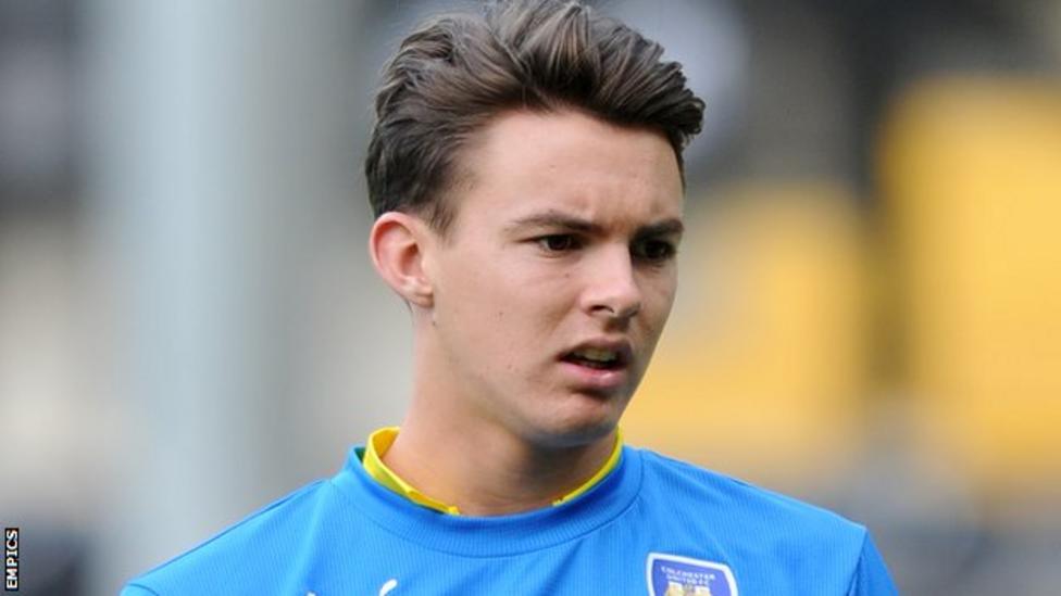 Jack Curtis: Colchester United midfielder signs new contract - BBC Sport